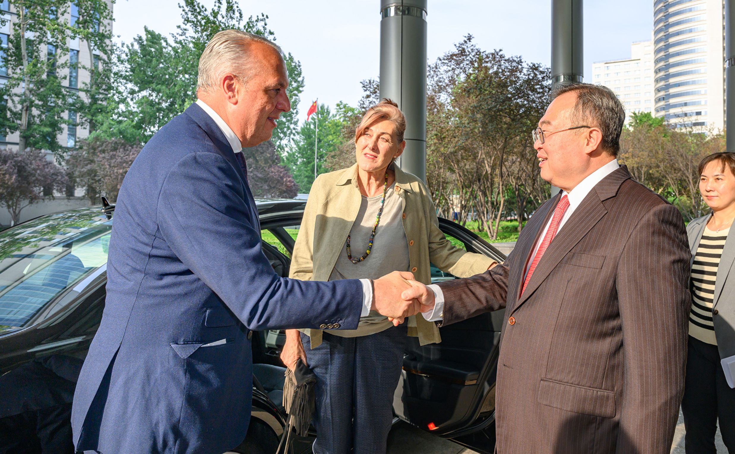 Liu Jianchao meets with a delegation of the Congress of Deputies of ...